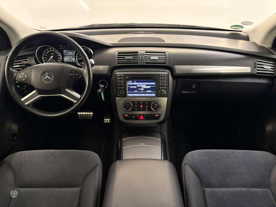 Pelēks Mercedes-Benz R 350 2010 Marijampole, ar dzinēja tilpumu 2.99 L un nobraukumu 186 tūkst. km par 9750 €, foto 19 vietnē AUTOMOTO.COM.LV