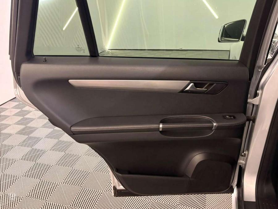 Pelēks Mercedes-Benz R 350 2010 Marijampole, ar dzinēja tilpumu 2.99 L un nobraukumu 186 tūkst. km par 9750 €, foto 20 vietnē AUTOMOTO.COM.LV