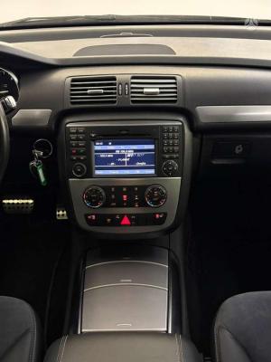Pelēks Mercedes-Benz R 350 2010 Marijampole, ar dzinēja tilpumu 2.99 L un nobraukumu 186 tūkst. km par 9750 €, foto 21 vietnē AUTOMOTO.COM.LV