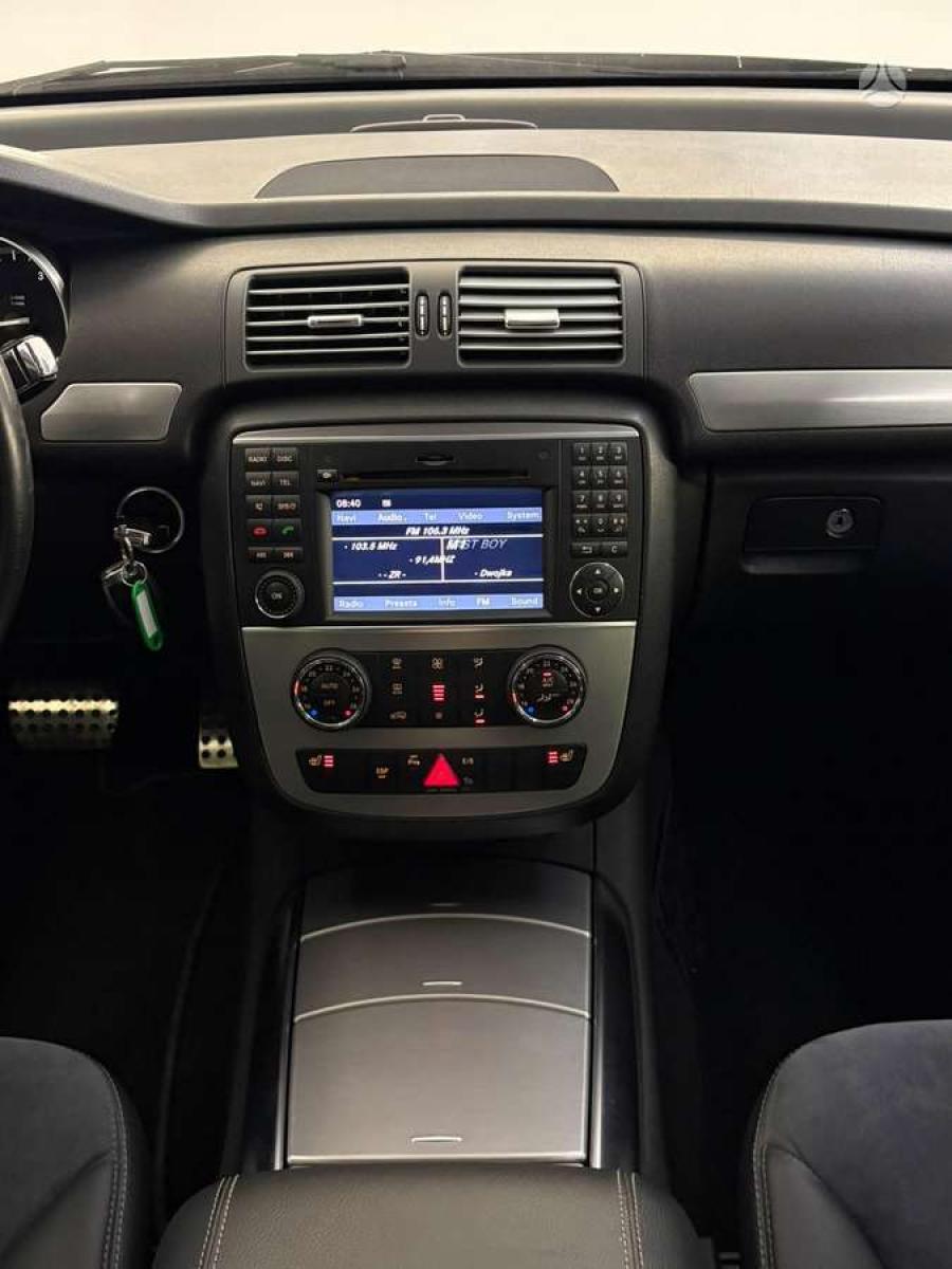 Pelēks Mercedes-Benz R 350 2010 Marijampole, ar dzinēja tilpumu 2.99 L un nobraukumu 186 tūkst. km par 9750 €, foto 21 vietnē AUTOMOTO.COM.LV