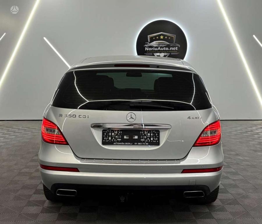 Pelēks Mercedes-Benz R 350 2010 Marijampole, ar dzinēja tilpumu 2.99 L un nobraukumu 186 tūkst. km par 9750 €, foto 31 vietnē AUTOMOTO.COM.LV