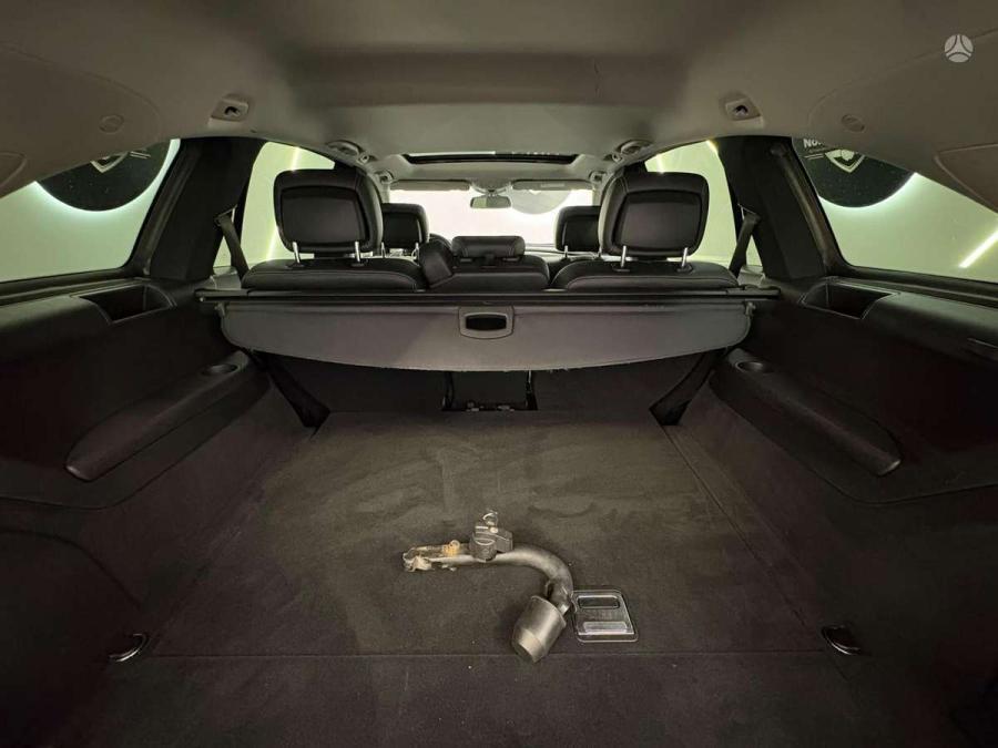 Pelēks Mercedes-Benz R 350 2010 Marijampole, ar dzinēja tilpumu 2.99 L un nobraukumu 186 tūkst. km par 9750 €, foto 32 vietnē AUTOMOTO.COM.LV