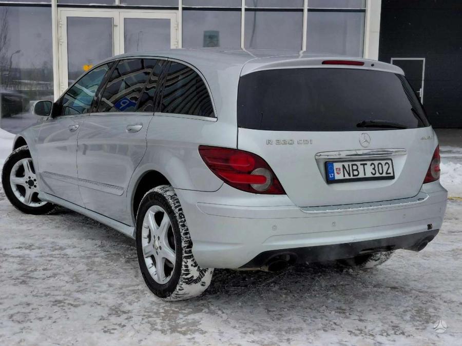 Pelēks Mercedes-Benz R 350 2008 Viļņa, ar dzinēja tilpumu 2.99 L un nobraukumu 397 tūkst. km par 5000 €, foto 4 vietnē AUTOMOTO.COM.LV