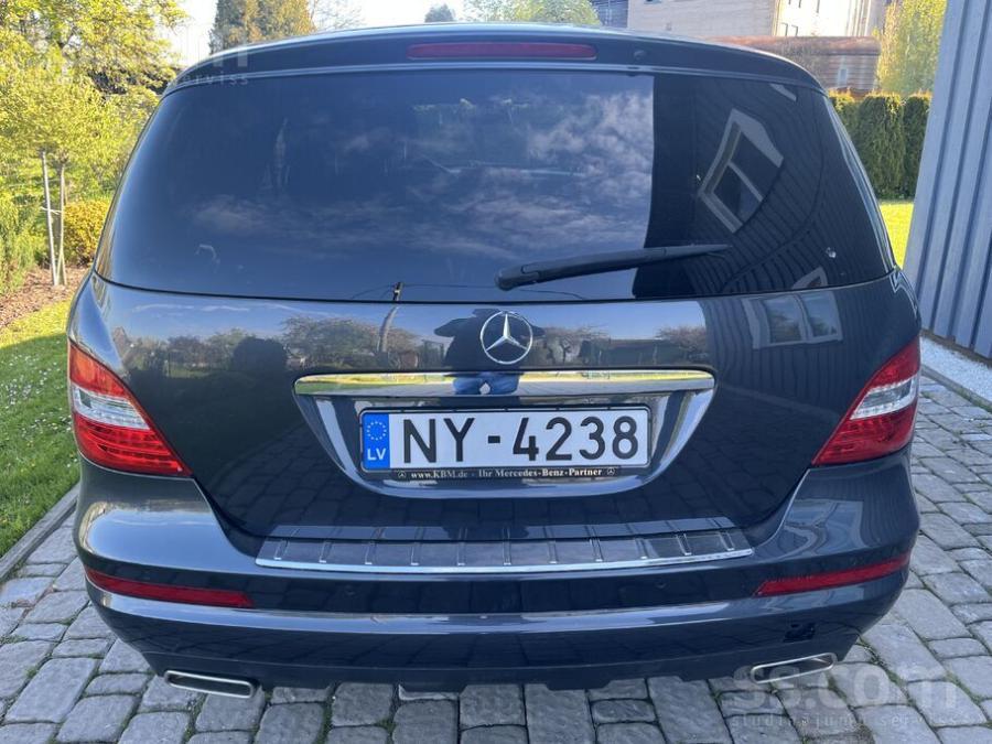 Pelēks Mercedes-Benz R 350 2011 Rīga, ar dzinēja tilpumu 3.00 L un nobraukumu 0 tūkst. km par 7150 €, foto 4 vietnē AUTOMOTO.COM.LV
