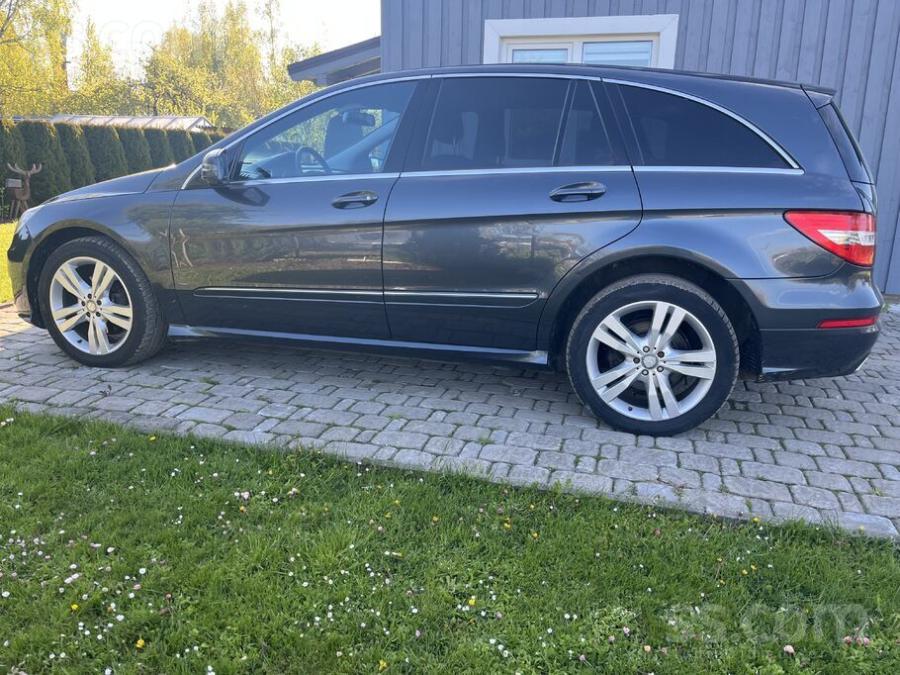 Pelēks Mercedes-Benz R 350 2011 Rīga, ar dzinēja tilpumu 3.00 L un nobraukumu 0 tūkst. km par 7150 €, foto 7 vietnē AUTOMOTO.COM.LV