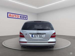 Grey Mercedes-Benz R 350 2011 in Kaunas, with an engine capacity of 3.50 L and mileage of 279 thousand km for 8699 €, photo 5 on AUTOMOTO.COM.LV