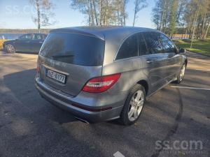 Pelēks Mercedes-Benz R 350 2012 Daugavpils, ar dzinēja tilpumu 3.00 L un nobraukumu 0 tūkst. km par 8300 €, foto 7 vietnē AUTOMOTO.COM.LV