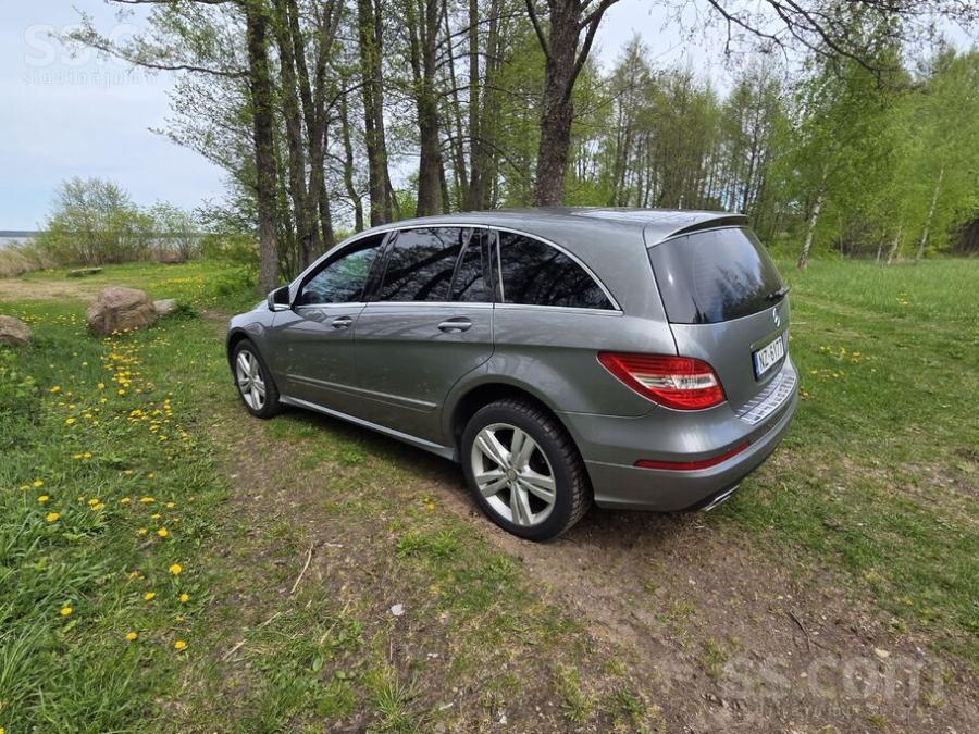 Pelēks Mercedes-Benz R 350 2012 Daugavpils, ar dzinēja tilpumu 3.00 L un nobraukumu 0 tūkst. km par 8300 €, foto 22 vietnē AUTOMOTO.COM.LV