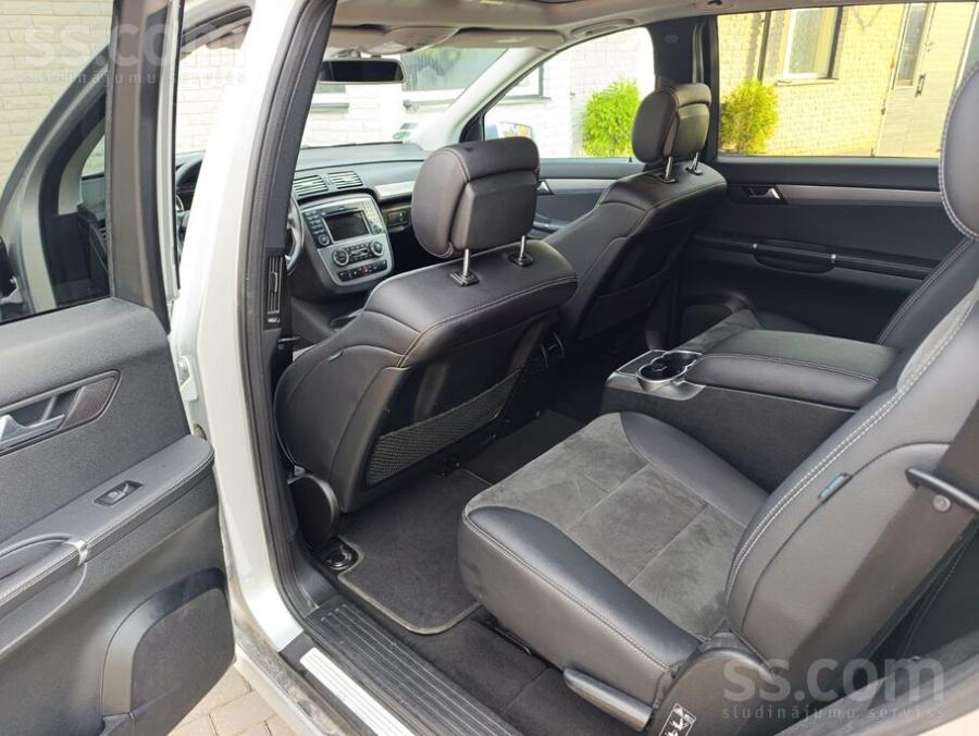 Grey Mercedes-Benz R 350 2012 in Riga, with an engine capacity of 3.00 L and mileage of 253 thousand km for 7890 €, photo 10 on AUTOMOTO.COM.LV