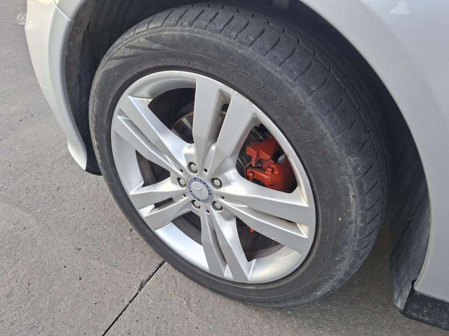 Pelēks Mercedes-Benz R 350 2012 Šauļi, ar dzinēja tilpumu 3.00 L un nobraukumu 230 tūkst. km par 6300 €, foto 8 vietnē AUTOMOTO.COM.LV