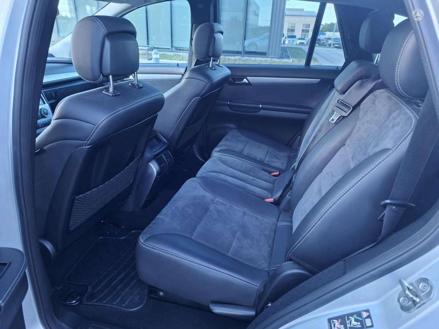 Pelēks Mercedes-Benz R 350 2012 Šauļi, ar dzinēja tilpumu 3.00 L un nobraukumu 230 tūkst. km par 6300 €, foto 18 vietnē AUTOMOTO.COM.LV