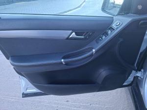 Pelēks Mercedes-Benz R 350 2012 Šauļi, ar dzinēja tilpumu 3.00 L un nobraukumu 230 tūkst. km par 6300 €, foto 21 vietnē AUTOMOTO.COM.LV