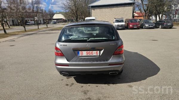 Pelēks Mercedes-Benz R 350 2013 Limbaži, ar dzinēja tilpumu 3.50 L un nobraukumu 254 tūkst. km par 10550 €, foto 6 vietnē AUTOMOTO.COM.LV