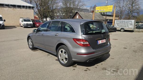 Pelēks Mercedes-Benz R 350 2013 Limbaži, ar dzinēja tilpumu 3.50 L un nobraukumu 254 tūkst. km par 10550 €, foto 7 vietnē AUTOMOTO.COM.LV
