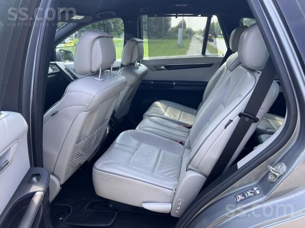Pelēks Mercedes-Benz R 350 2013 Limbaži, ar dzinēja tilpumu 3.50 L un nobraukumu 254 tūkst. km par 10550 €, foto 9 vietnē AUTOMOTO.COM.LV