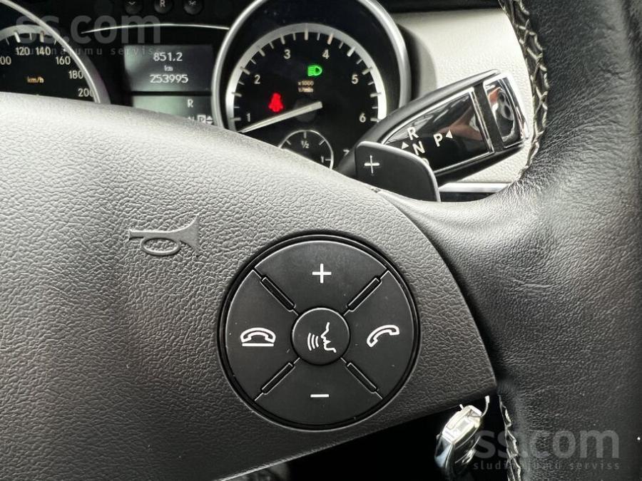 Grey Mercedes-Benz R 350 2013 in Limbazi, with an engine capacity of 3.50 L and mileage of 254 thousand km for 10550 €, photo 21 on AUTOMOTO.COM.LV
