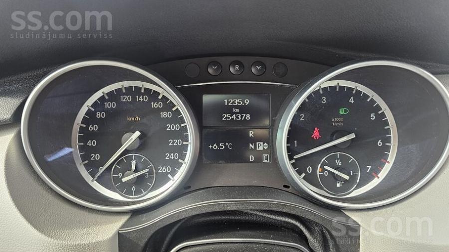 Grey Mercedes-Benz R 350 2013 in Limbazi, with an engine capacity of 3.50 L and mileage of 254 thousand km for 10550 €, photo 35 on AUTOMOTO.COM.LV