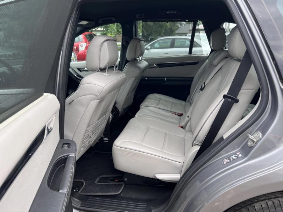 Pelēks Mercedes-Benz R 350 2013 Rīga, ar dzinēja tilpumu 3.50 L un nobraukumu 254 tūkst. km par 10550 €, foto 18 vietnē AUTOMOTO.COM.LV