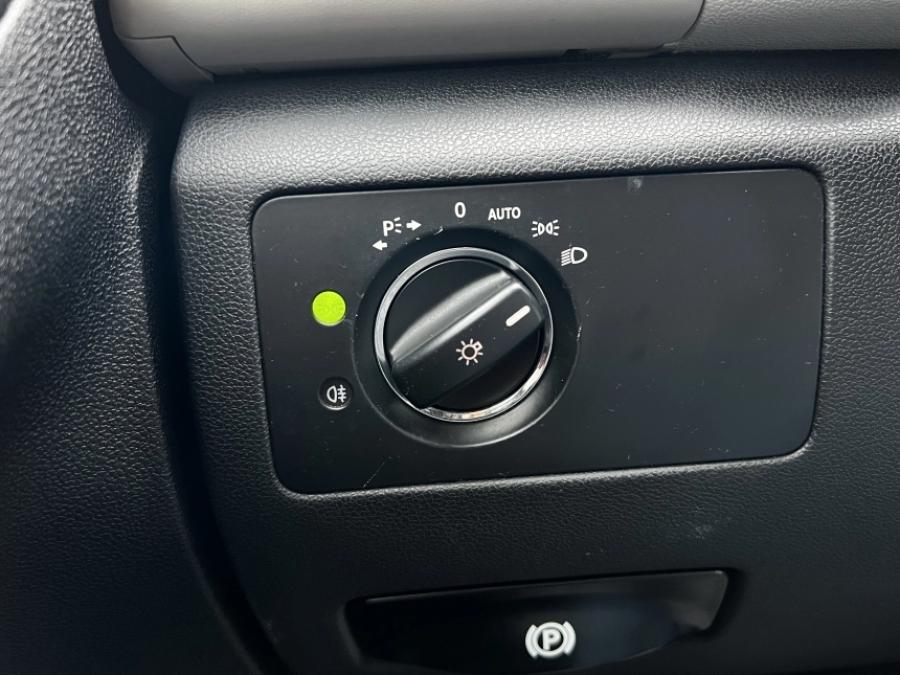 Pelēks Mercedes-Benz R 350 2013 Rīga, ar dzinēja tilpumu 3.50 L un nobraukumu 254 tūkst. km par 10550 €, foto 23 vietnē AUTOMOTO.COM.LV