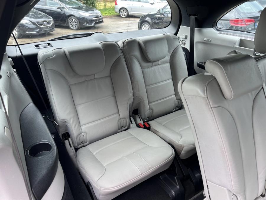 Pelēks Mercedes-Benz R 350 2013 Rīga, ar dzinēja tilpumu 3.50 L un nobraukumu 254 tūkst. km par 10550 €, foto 26 vietnē AUTOMOTO.COM.LV