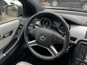 Pelēks Mercedes-Benz R 350 2013 Rīga, ar dzinēja tilpumu 3.50 L un nobraukumu 254 tūkst. km par 10550 €, foto 27 vietnē AUTOMOTO.COM.LV