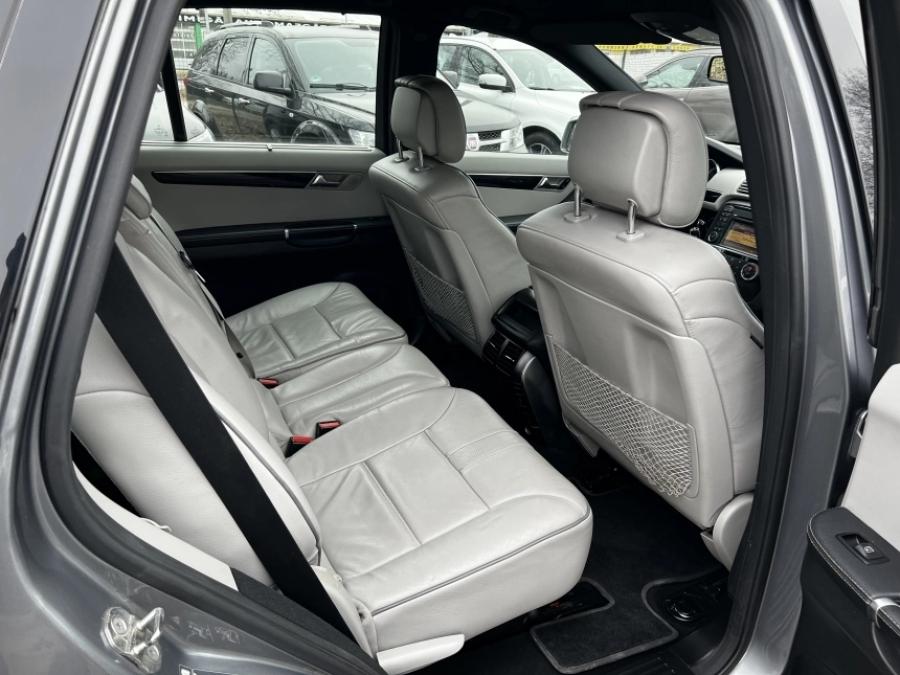 Pelēks Mercedes-Benz R 350 2013 Rīga, ar dzinēja tilpumu 3.50 L un nobraukumu 254 tūkst. km par 10550 €, foto 34 vietnē AUTOMOTO.COM.LV
