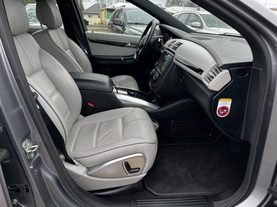Pelēks Mercedes-Benz R 350 2013 Rīga, ar dzinēja tilpumu 3.50 L un nobraukumu 254 tūkst. km par 10550 €, foto 35 vietnē AUTOMOTO.COM.LV