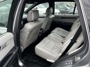 Pelēks Mercedes-Benz R 350 2013 Rīga, ar dzinēja tilpumu 3.50 L un nobraukumu 254 tūkst. km par 10550 €, foto 37 vietnē AUTOMOTO.COM.LV
