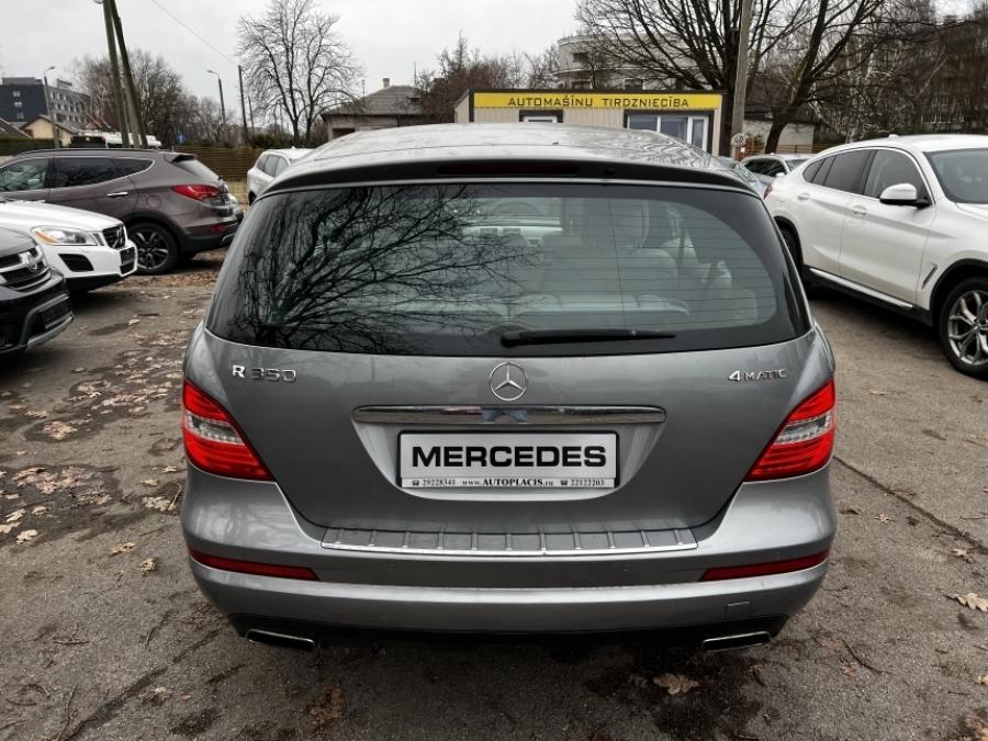 Pelēks Mercedes-Benz R 350 2013 Rīga, ar dzinēja tilpumu 3.50 L un nobraukumu 254 tūkst. km par 10550 €, foto 41 vietnē AUTOMOTO.COM.LV