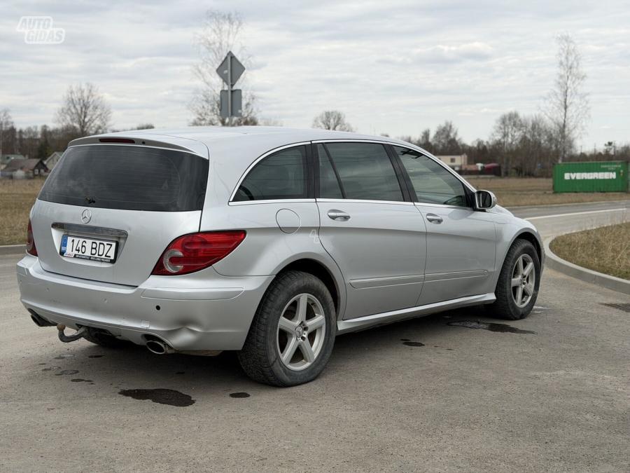 Pelēks Mercedes-Benz R 350 2006 Šauļi, ar dzinēja tilpumu 3.50 L un nobraukumu 362 tūkst. km par 2150 €, foto 4 vietnē AUTOMOTO.COM.LV