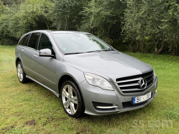 Grey Mercedes-Benz R 350 2011 in Riga, with an engine capacity of 3.00 L and mileage of 288 thousand km for 7990 €, photo 2 on AUTOMOTO.COM.LV
