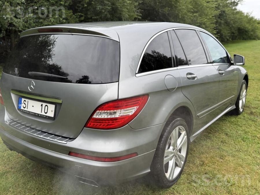 Pelēks Mercedes-Benz R 350 2011 Rīga, ar dzinēja tilpumu 3.00 L un nobraukumu 288 tūkst. km par 7990 €, foto 7 vietnē AUTOMOTO.COM.LV