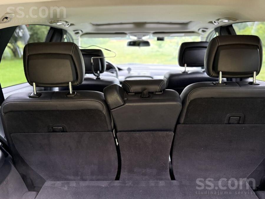 Pelēks Mercedes-Benz R 350 2011 Rīga, ar dzinēja tilpumu 3.00 L un nobraukumu 288 tūkst. km par 7990 €, foto 8 vietnē AUTOMOTO.COM.LV