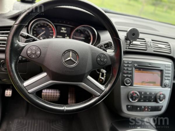 Pelēks Mercedes-Benz R 350 2011 Rīga, ar dzinēja tilpumu 3.00 L un nobraukumu 288 tūkst. km par 7990 €, foto 8 vietnē AUTOMOTO.COM.LV