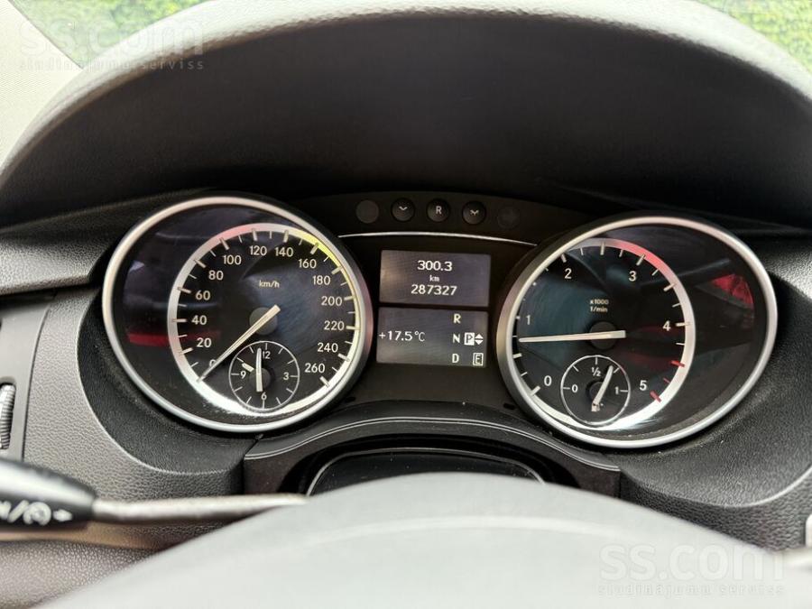 Pelēks Mercedes-Benz R 350 2011 Rīga, ar dzinēja tilpumu 3.00 L un nobraukumu 288 tūkst. km par 7990 €, foto 10 vietnē AUTOMOTO.COM.LV