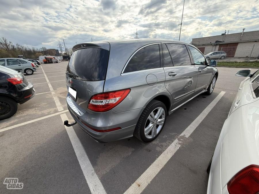 Grey Mercedes-Benz R 350 2012 in Kaunas, with an engine capacity of 3.50 L and mileage of 382 thousand km for 6950 €, photo 11 on AUTOMOTO.COM.LV