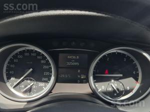 Mercedes-Benz R 350 2010 Rīga, ar dzinēja tilpumu 3.00 L un nobraukumu 325 tūkst. km par 9490 €, foto 22 vietnē AUTOMOTO.COM.LV