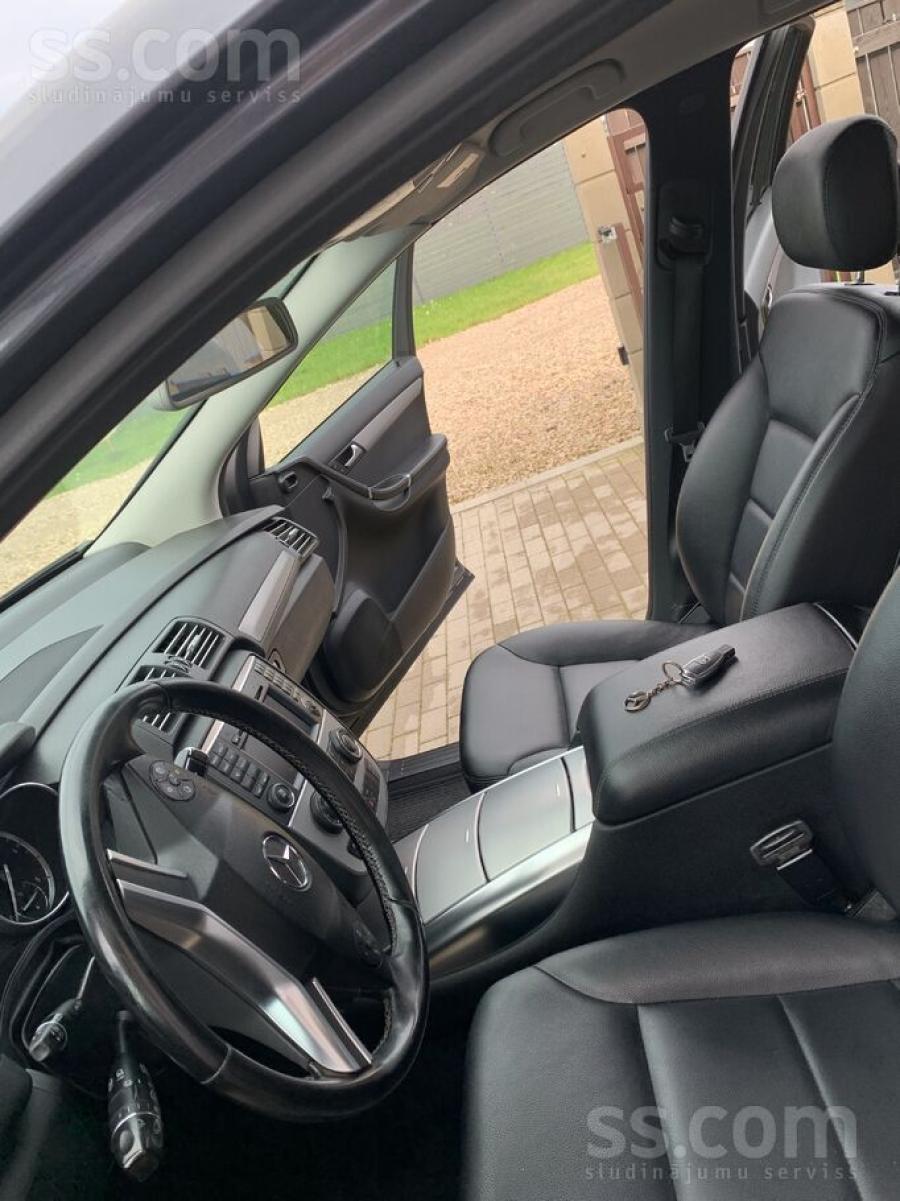 Mercedes-Benz R 350 2012 in Riga, with an engine capacity of 3.00 L and mileage of 420 thousand km for 8500 €, photo 7 on AUTOMOTO.COM.LV