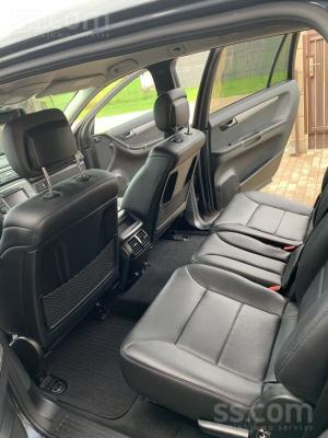 Mercedes-Benz R 350 2012 in Riga, with an engine capacity of 3.00 L and mileage of 420 thousand km for 8500 €, photo 9 on AUTOMOTO.COM.LV