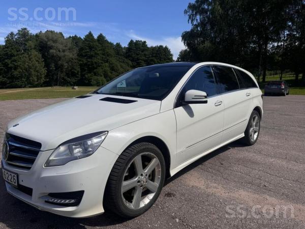 White Mercedes-Benz R 350 2011 in Limbazi, with an engine capacity of 3.00 L and mileage of 285 thousand km for 5500 €, photo 2 on AUTOMOTO.COM.LV