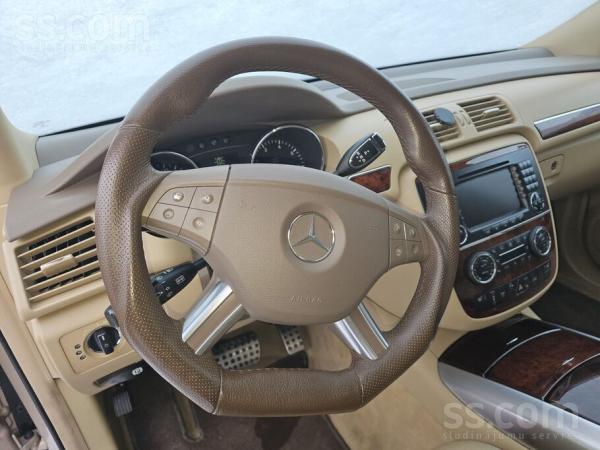 Yellow Mercedes-Benz R 350 2008 in Riga, with an engine capacity of 3.50 L and mileage of 189 thousand km for 3000 €, photo 4 on AUTOMOTO.COM.LV