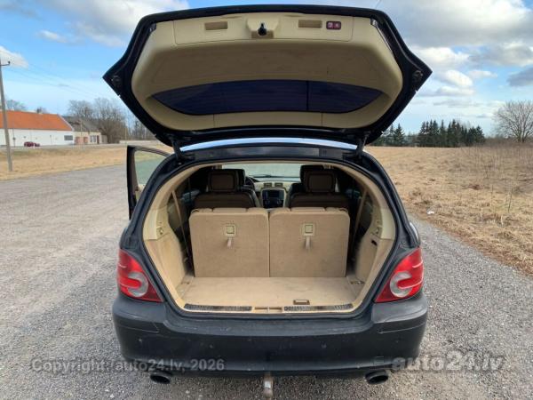 Melns Mercedes-Benz R-Class 2006 Tallina, ar dzinēja tilpumu 3.00 L un nobraukumu 501 tūkst. km par 4999 €, foto 9 vietnē AUTOMOTO.COM.LV