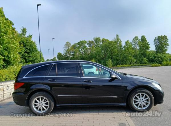 Black Mercedes-Benz R-Class 2006 in Rakvere, with an engine capacity of 3.00 L and mileage of 0 thousand km for 2500 €, photo 1 on AUTOMOTO.COM.LV