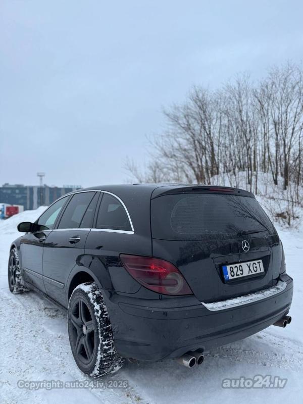 Black Mercedes-Benz R-Class 2009 in Tallinn, with an engine capacity of 3.00 L and mileage of 221 thousand km for 5999 €, photo 7 on AUTOMOTO.COM.LV