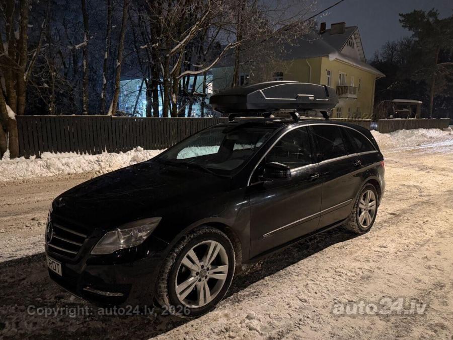 Black Mercedes-Benz R-Class 2010 in Tallinn, with an engine capacity of 3.00 L and mileage of 216 thousand km for 9990 €, photo 12 on AUTOMOTO.COM.LV