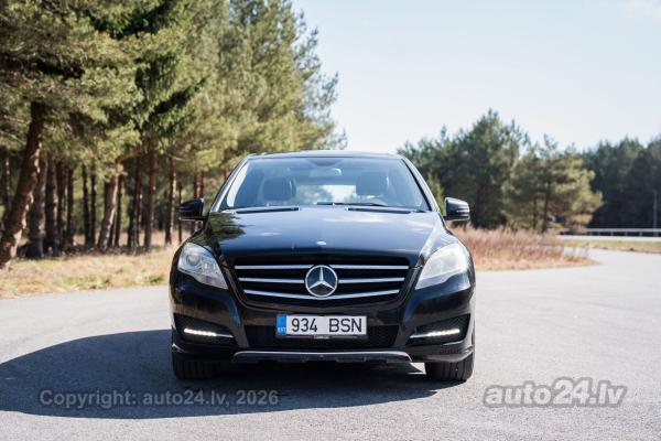 Black Mercedes-Benz R-Class 2011 in Tallinn, with an engine capacity of 3.00 L and mileage of 342 thousand km for 7600 €, photo 2 on AUTOMOTO.COM.LV