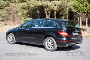 Melns Mercedes-Benz R-Class 2011 Tallina, ar dzinēja tilpumu 3.00 L un nobraukumu 342 tūkst. km par 7600 €, foto 5 vietnē AUTOMOTO.COM.LV