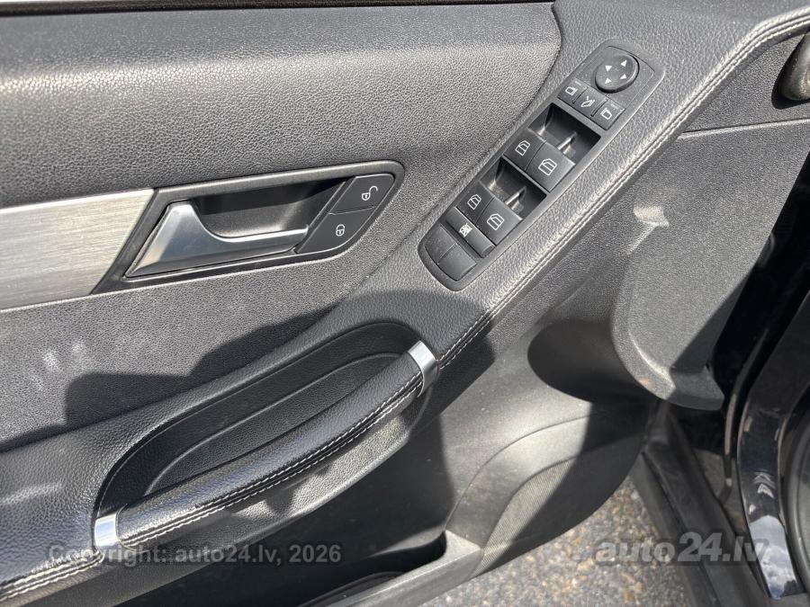 Melns Mercedes-Benz R-Class 2011 Pērnava, ar dzinēja tilpumu 3.00 L un nobraukumu 273 tūkst. km par 7990 €, foto 6 vietnē AUTOMOTO.COM.LV