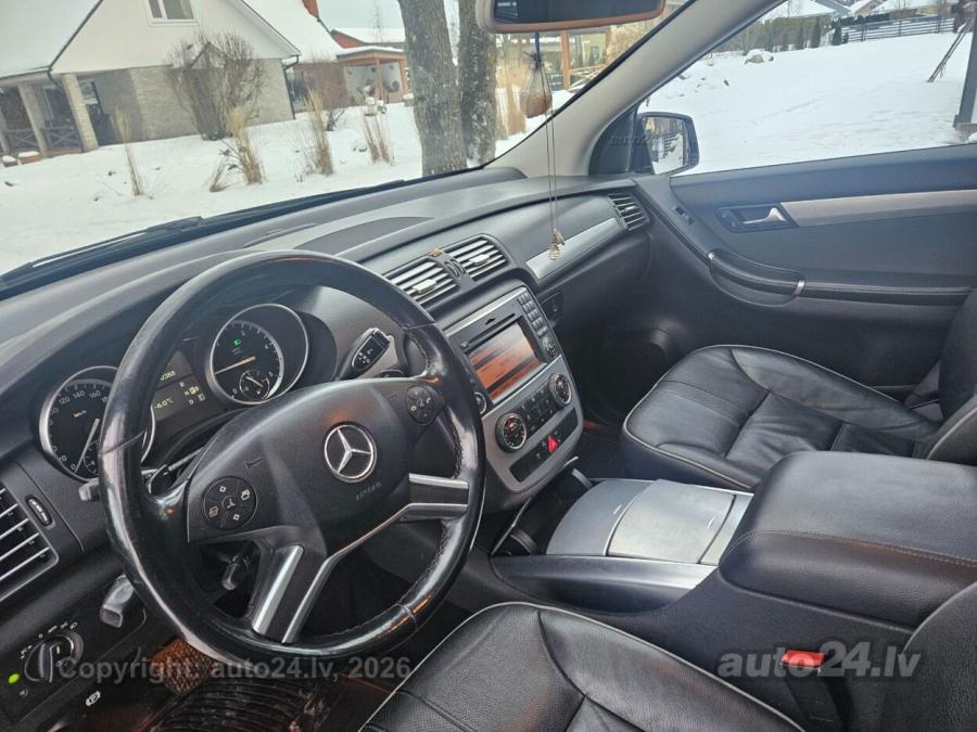 Melns Mercedes-Benz R-Class 2012 Tallina, ar dzinēja tilpumu 3.00 L un nobraukumu 390 tūkst. km par 7990 €, foto 7 vietnē AUTOMOTO.COM.LV