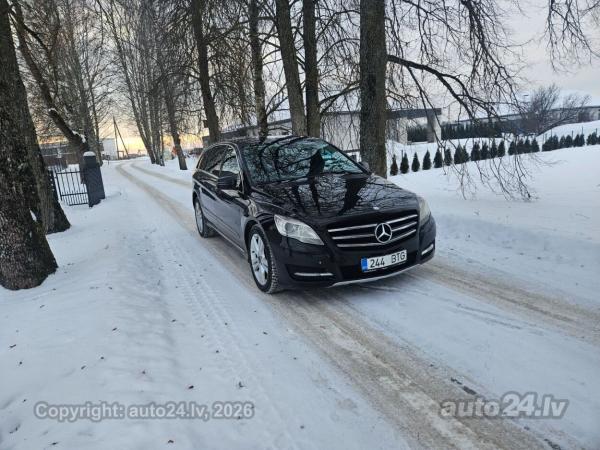 Black Mercedes-Benz R-Class 2012 in Tallinn, with an engine capacity of 3.00 L and mileage of 390 thousand km for 7990 €, photo 2 on AUTOMOTO.COM.LV